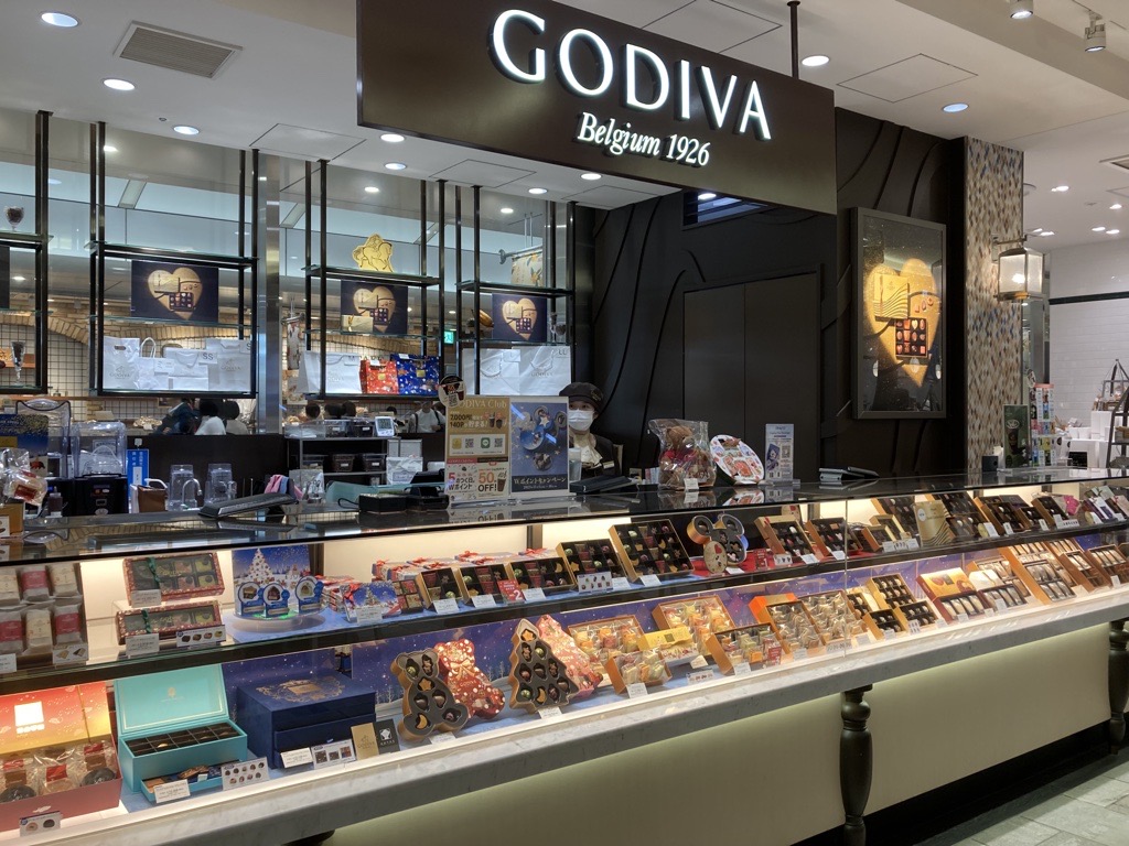 店頭什器・販促物の基礎を学ぶ！商品の魅力を引き出すポイントは？ | 株式会社Qoil コイル